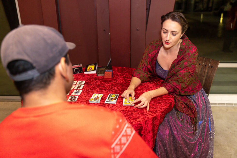 Hire Toronto's Favourite Magician - Hire Toronto Magician Rosemary Reid!